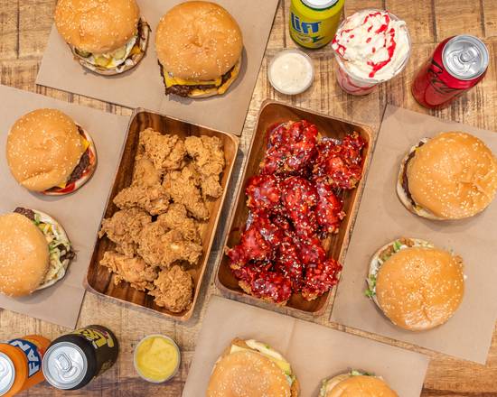 Get Byte Burger delivered to your door with Delivereasy