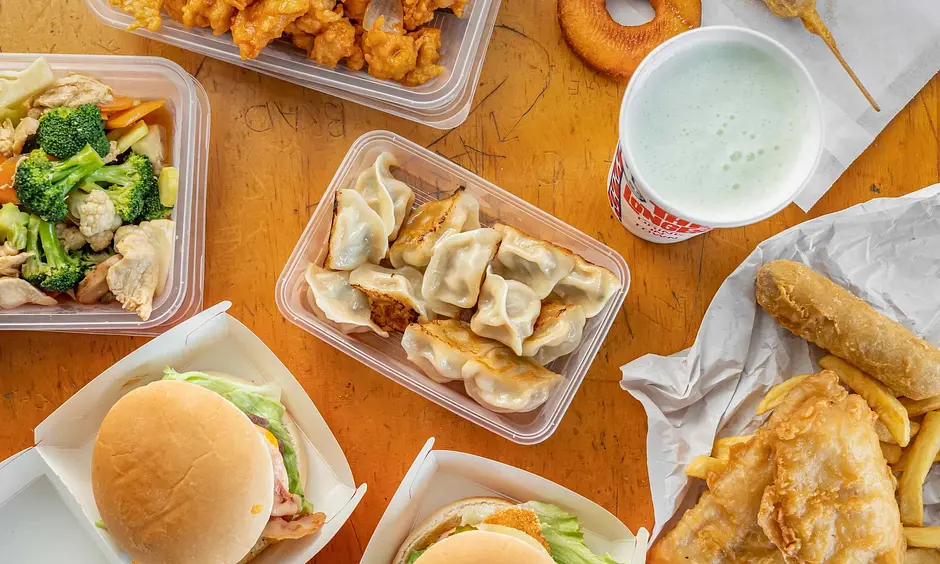 Get Canton Chef Takeaways delivered to your door with Delivereasy