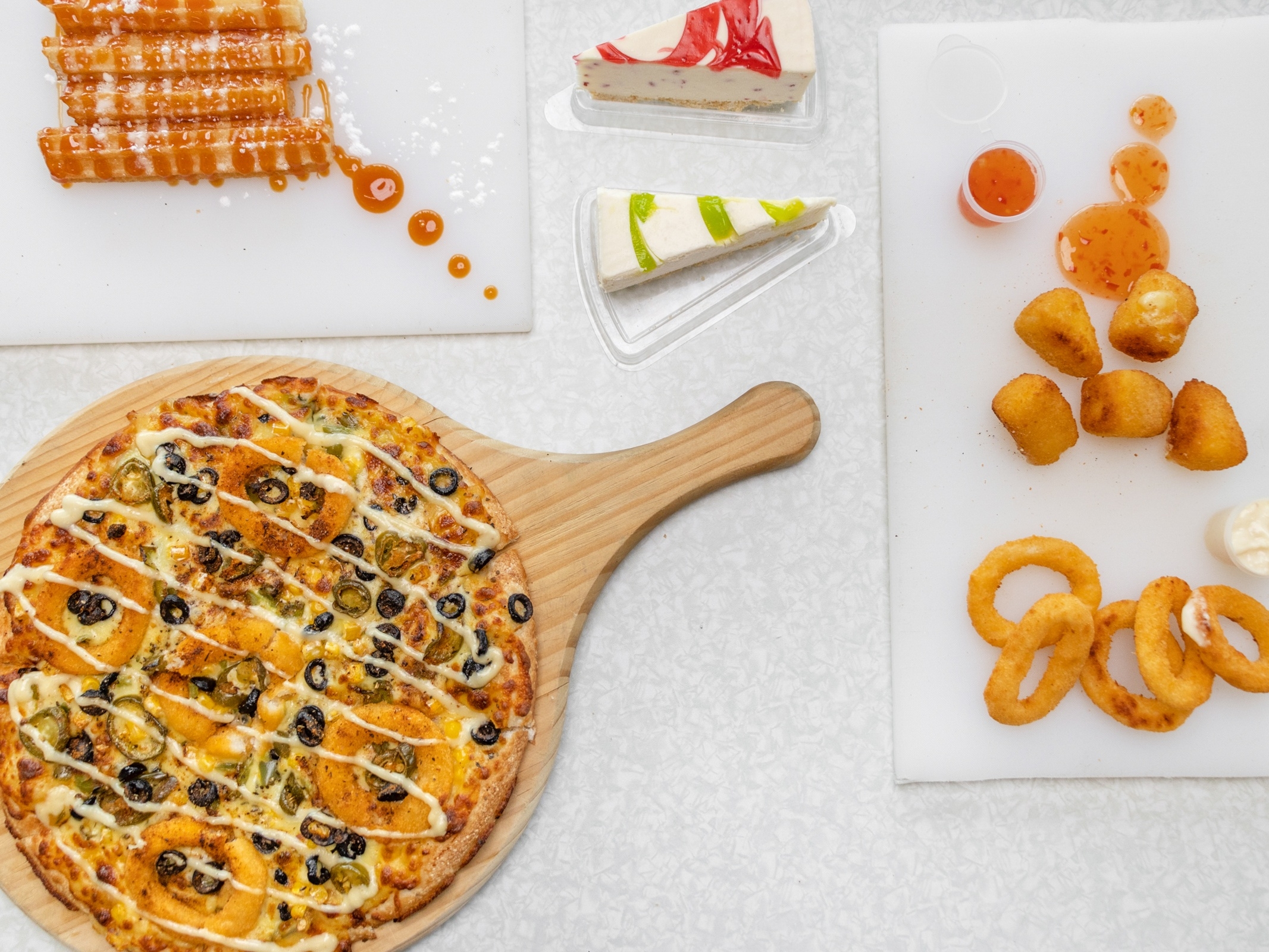 Get Lake Pizza delivered to your door with Delivereasy